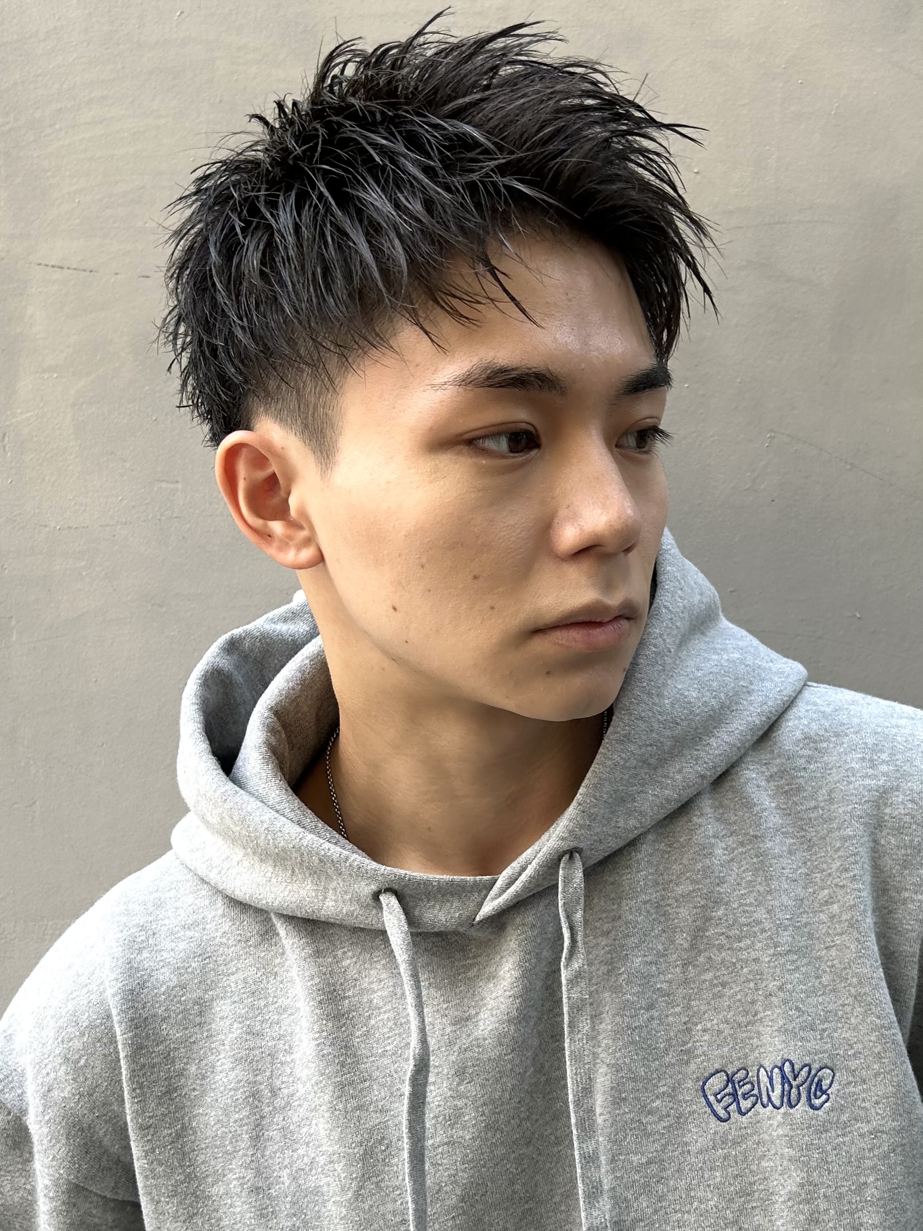短髪アップバング